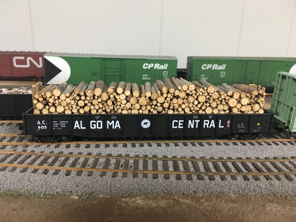 Pulpwood | Algoma Central in HO Scale